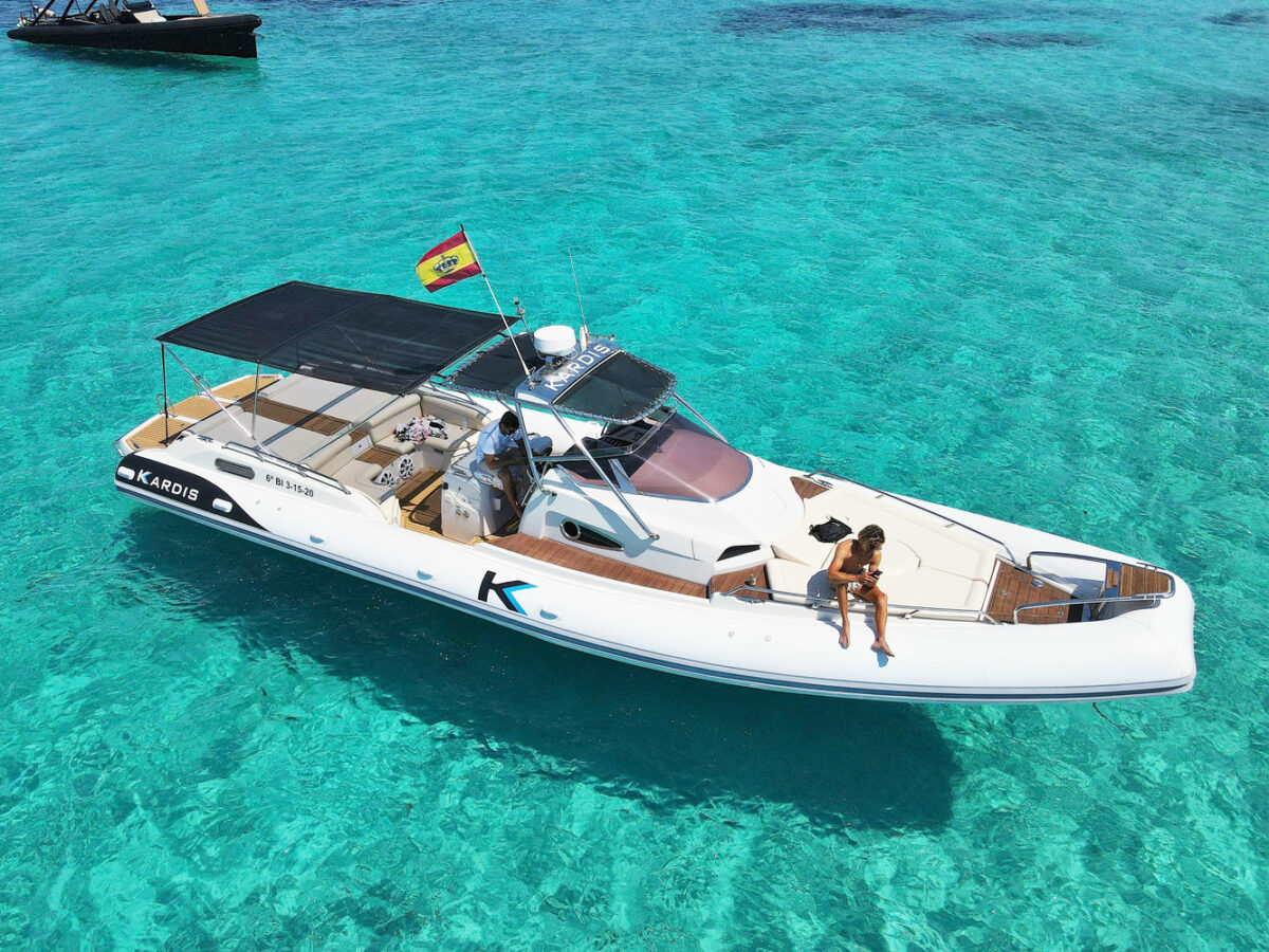 Rib or semi-rigid rental in Santa Eulalia | NAUTICALL Ibiza